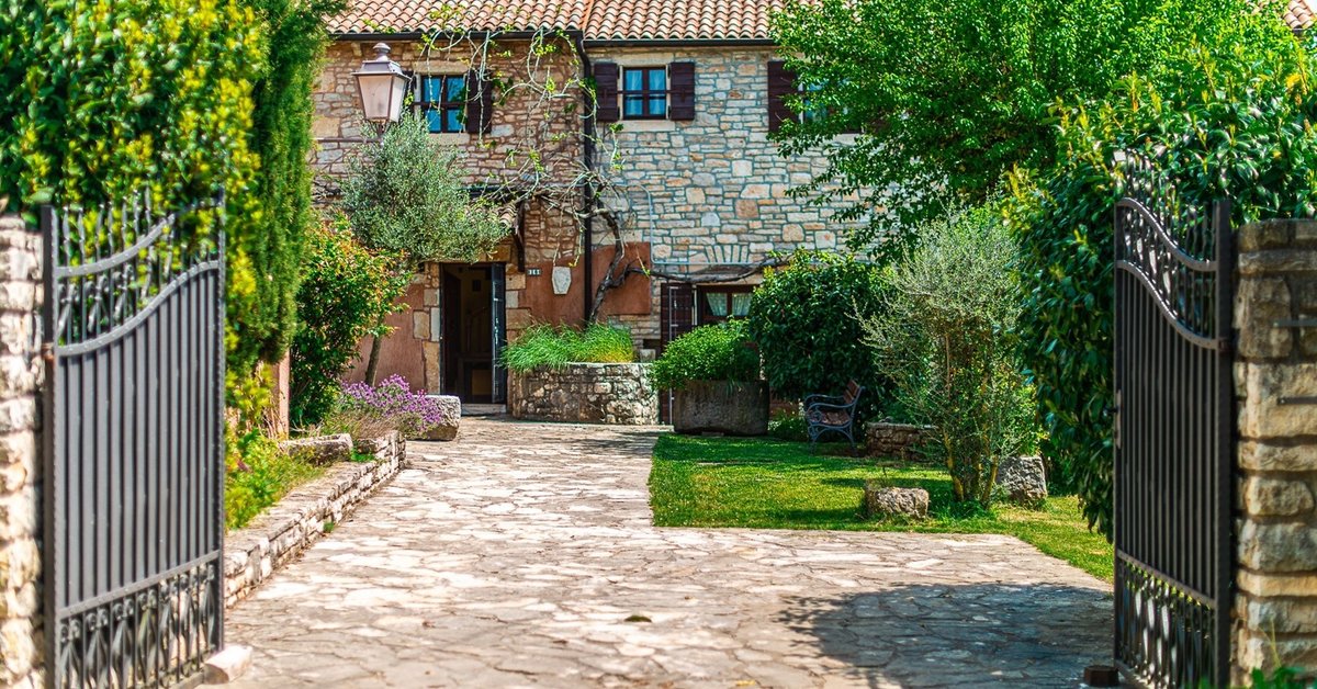 AUTENTIČNA KAMENA VILA U SRCU ISTRE | Family nekretnine